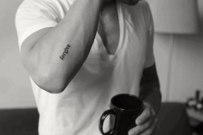 60 Meaningful Simple Tattoos That Will Bring Meaning to Your Life ...