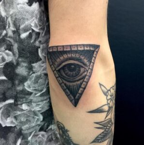 60 Wonderful Elbow Tattoos that You've Never Thought Of